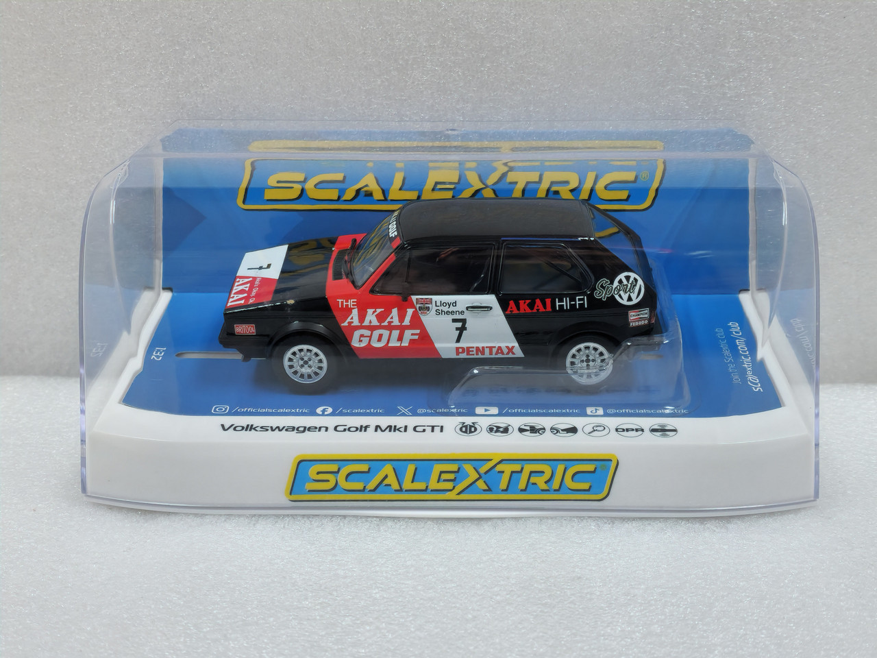 C4520 Scalextric Volkswagen Golf Mk1 GTI Richard Lloyd Racing, #7 1:32 ...
