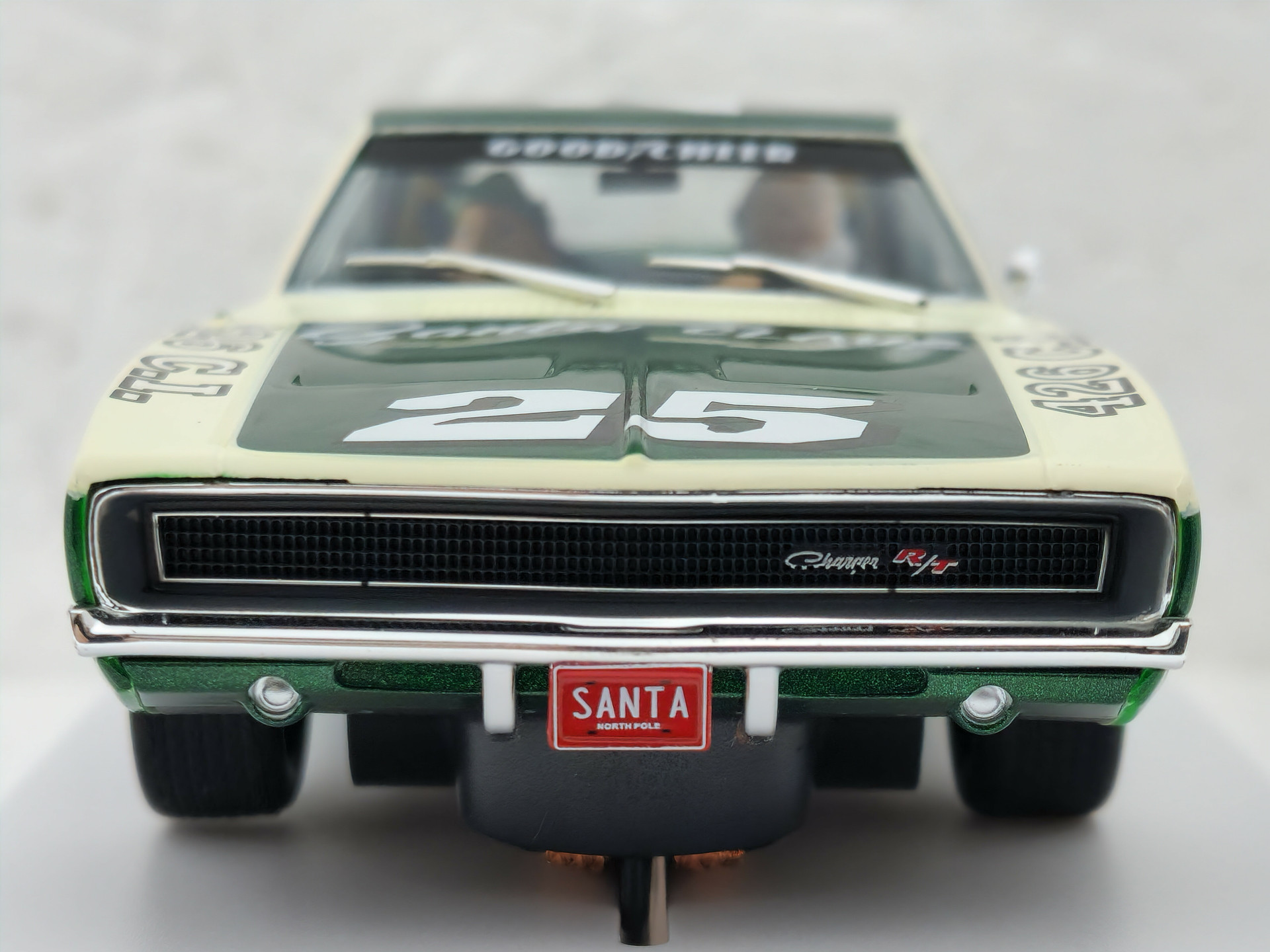 P177 Pioneer Santa's Dodge Charger Hemi 426 Green/White, #25 1:32 Slot ...