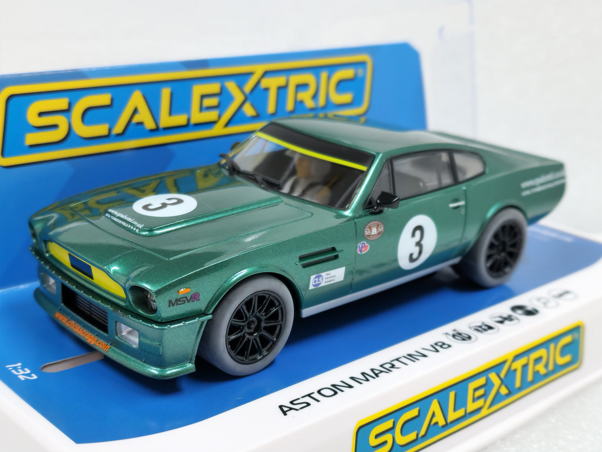 C4209 Scalextric Aston Martin V8 Gulf Edition Rikki Cann Racing, #19 1: ...