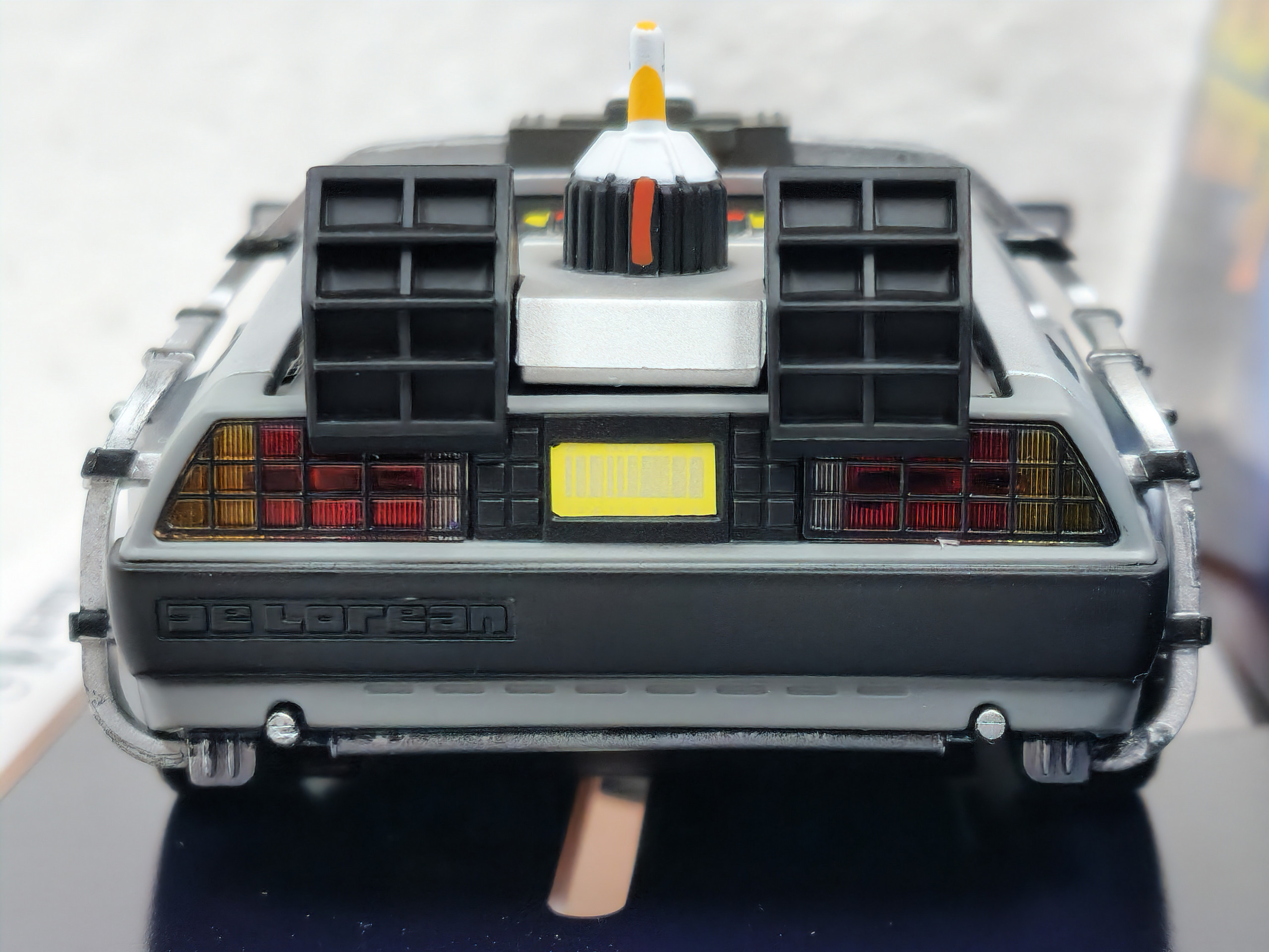 C4307 Scalextric DeLorean - Back to the Future III Time Machine 1:32 ...