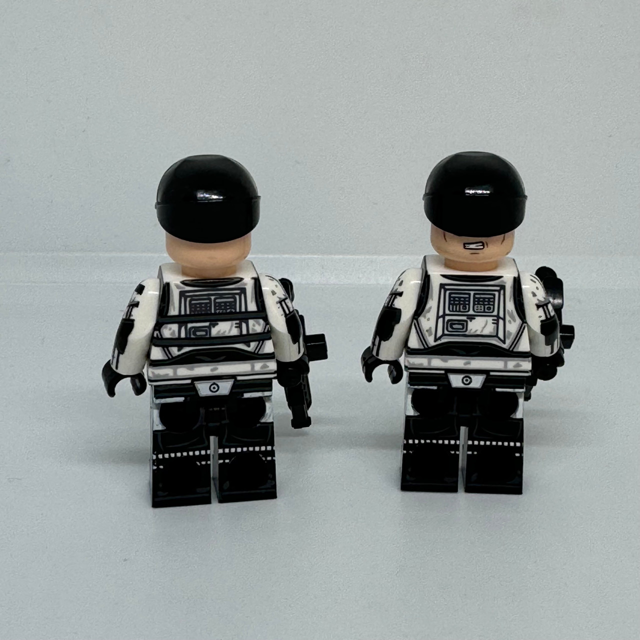 ISB Agents Sergeant Benzi and Gharial Minifigures Star Wars Andor ...