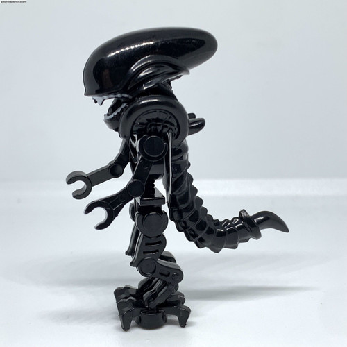 Alien vs Predator Minifigures Xenomorph Alien Minifigures ...
