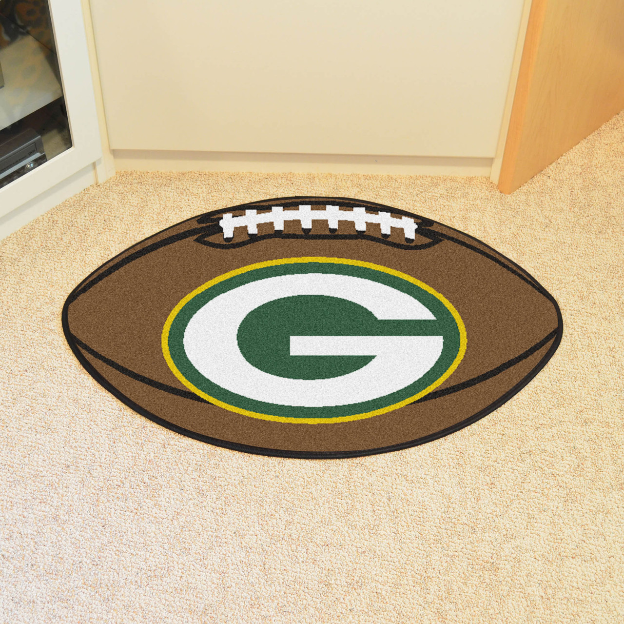 20.5" x 32.5" Brown & White NFL Green Bay Packers Football Shape Mat ...