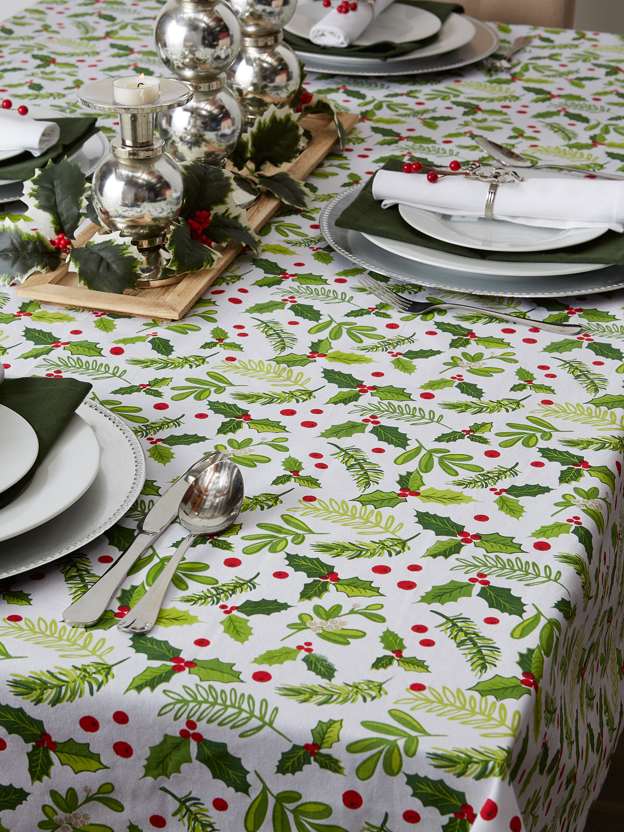 Green & White Boughs of Holly Print Round Christmas Tablecloth 70 ...