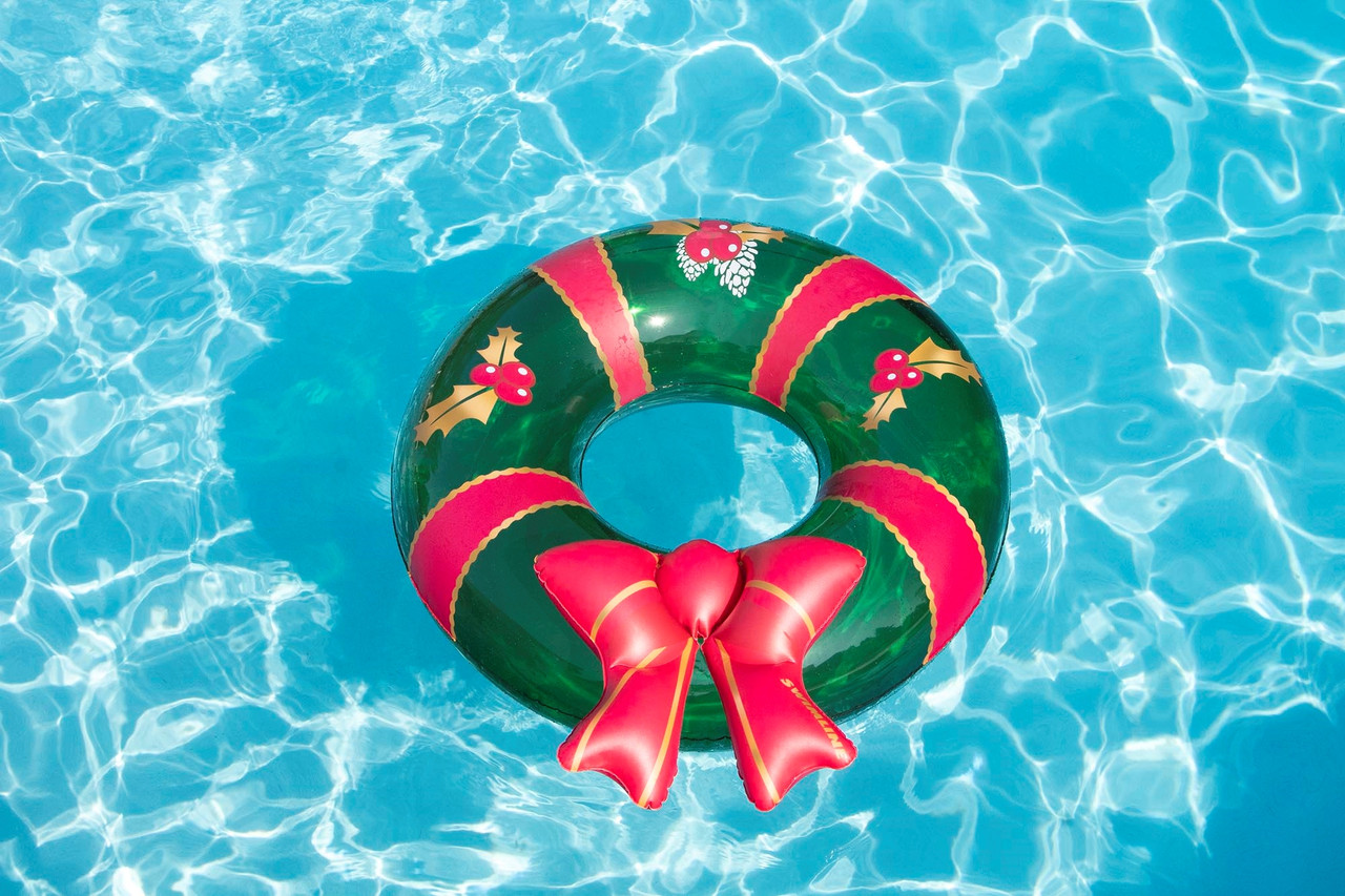 42" Christmas Wreath with Bow Inflatable Pool Inner Tube Ring ...