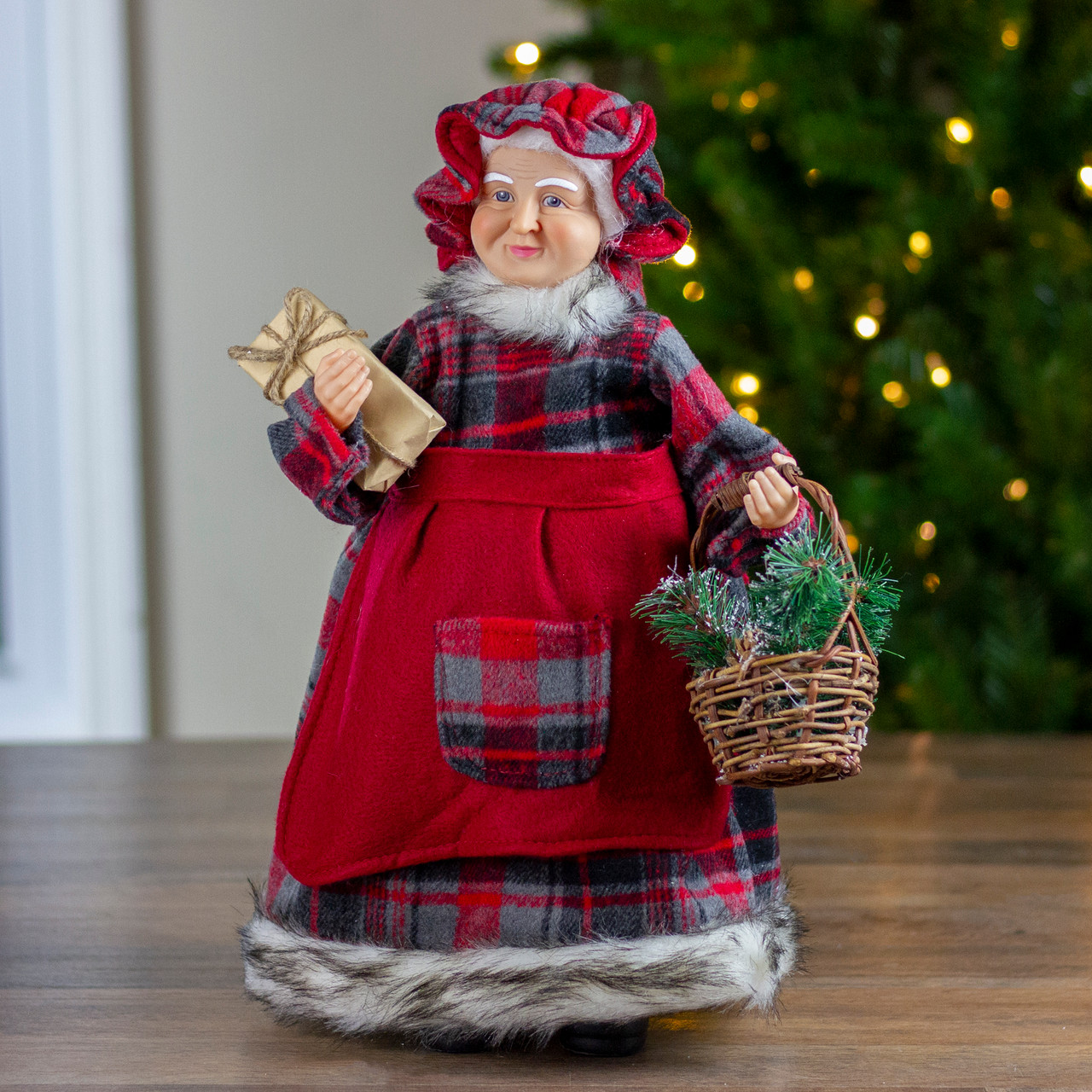 16" Country Mrs Claus with Basket & Gift Christmas Figure | Christmas ...