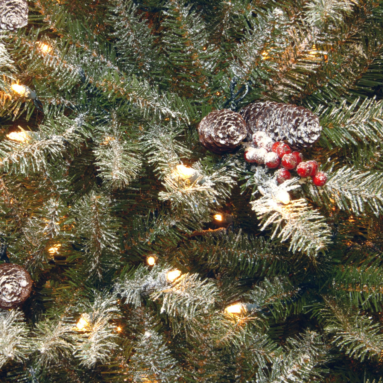 7.5' Dunhill Fir Artificial Christmas Tree with Red Berries - Clear ...