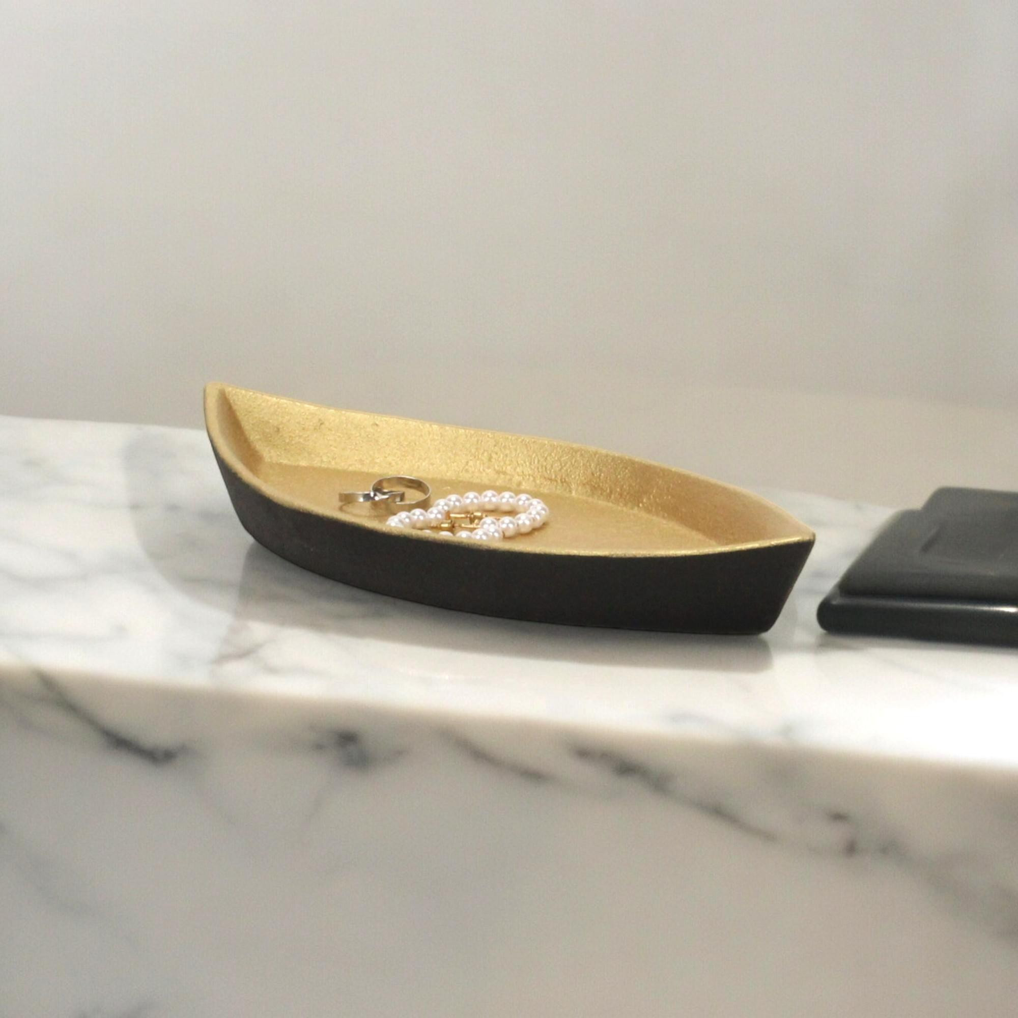 Rowboat Shaped Tray with Raised Rim - 7" - Black & Gold | Christmas Central