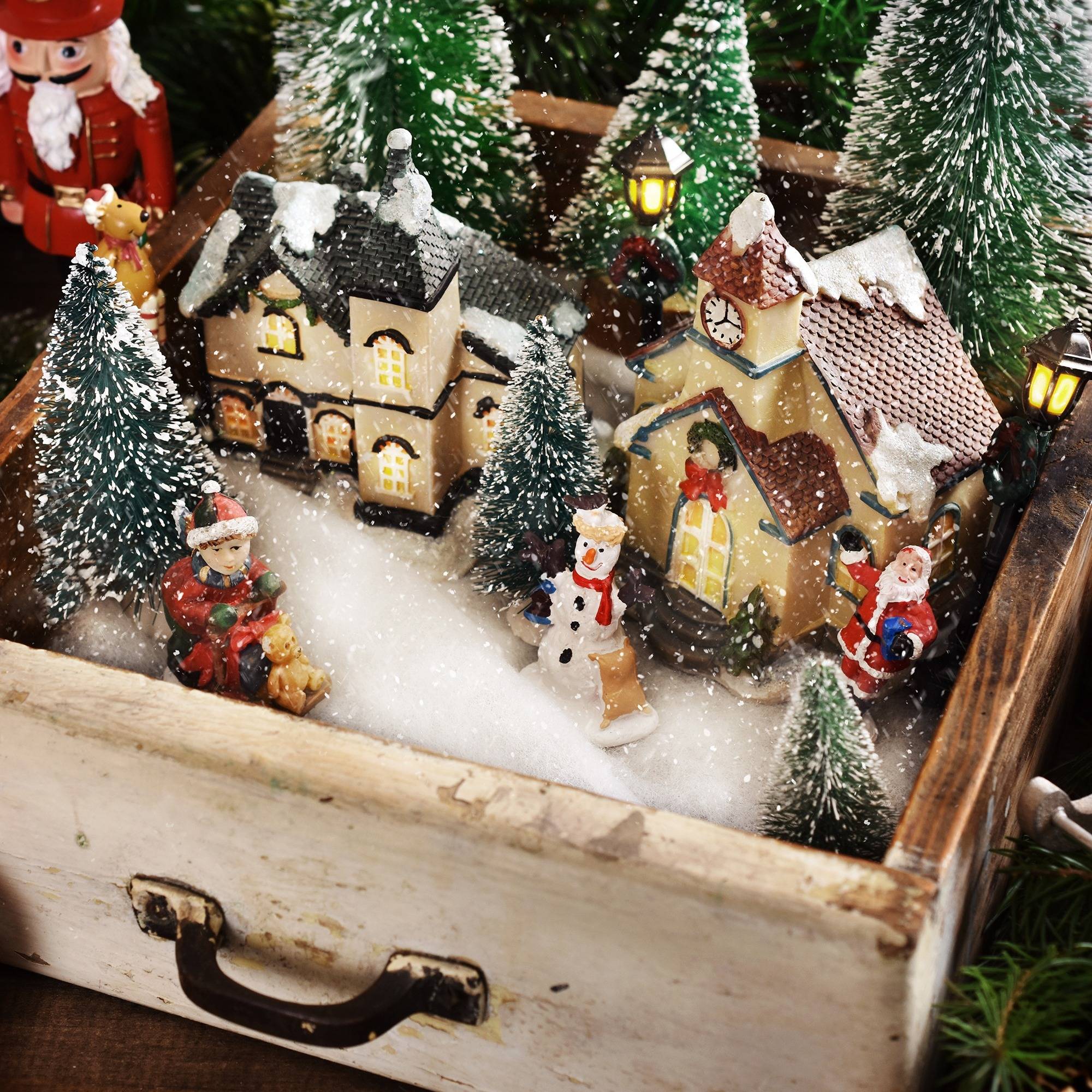 Bringing Back the Magic: Retro Christmas Decorations Spark Nostalgia ...