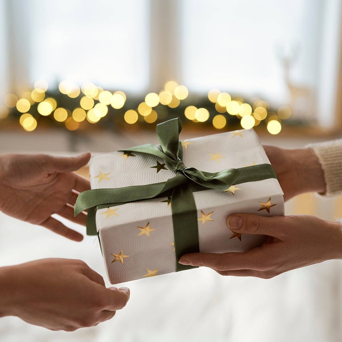 6 Gift Exchange Activities for Your Holiday Party - Christmas Central