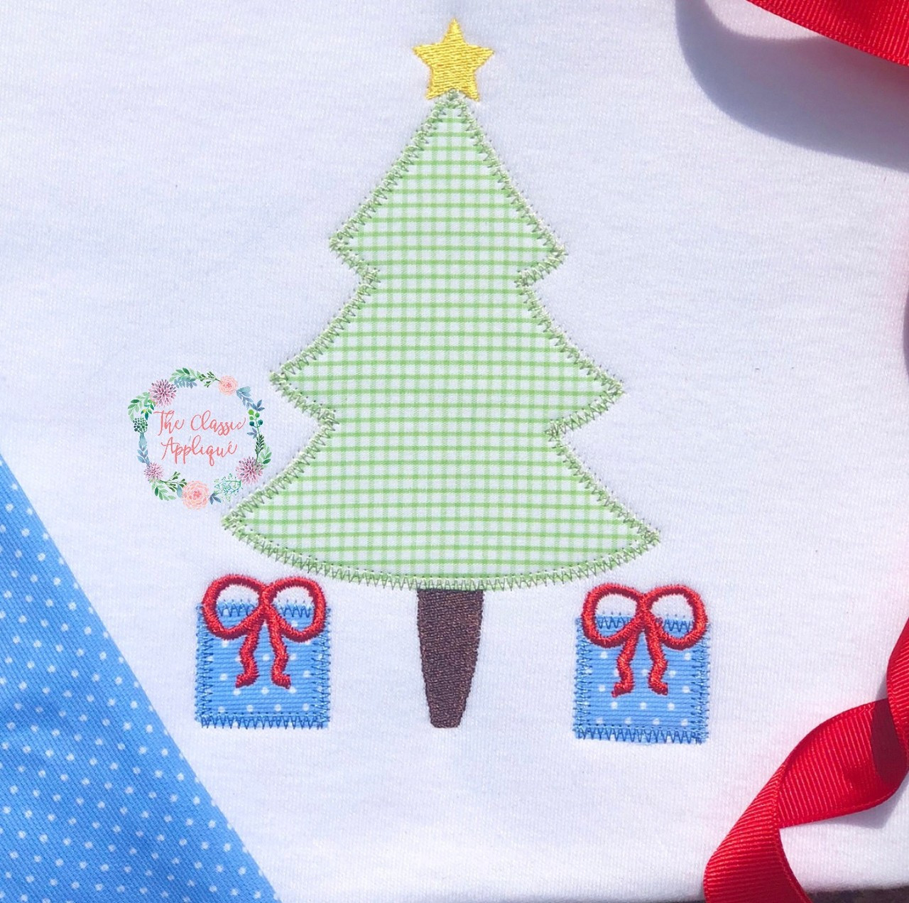 Christmas Tree With Christmas Presents And Bows Zig Zag Applique