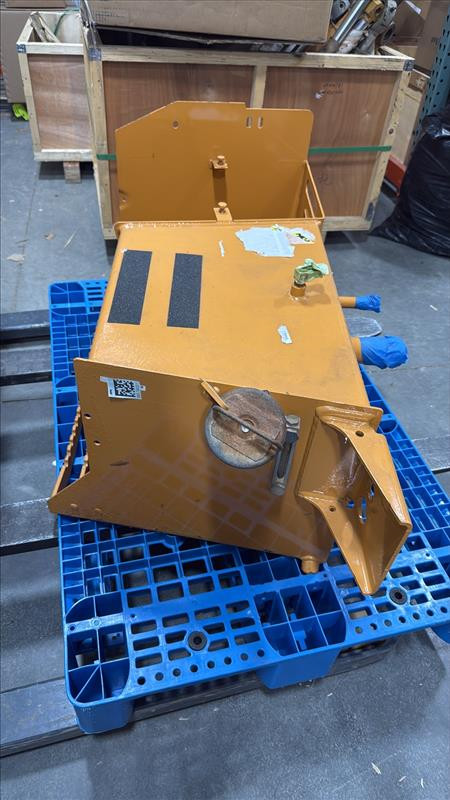 Case Backhoe Hydraulic Reservoir Tank / Battery Box | Broken