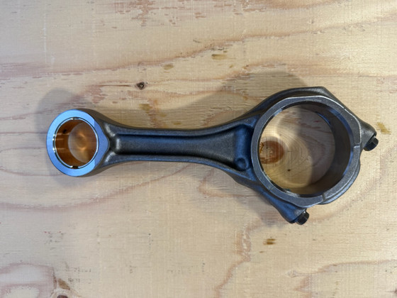 Case Connecting Rod (Used) (Fracture Split) -- 4943979 | Bro