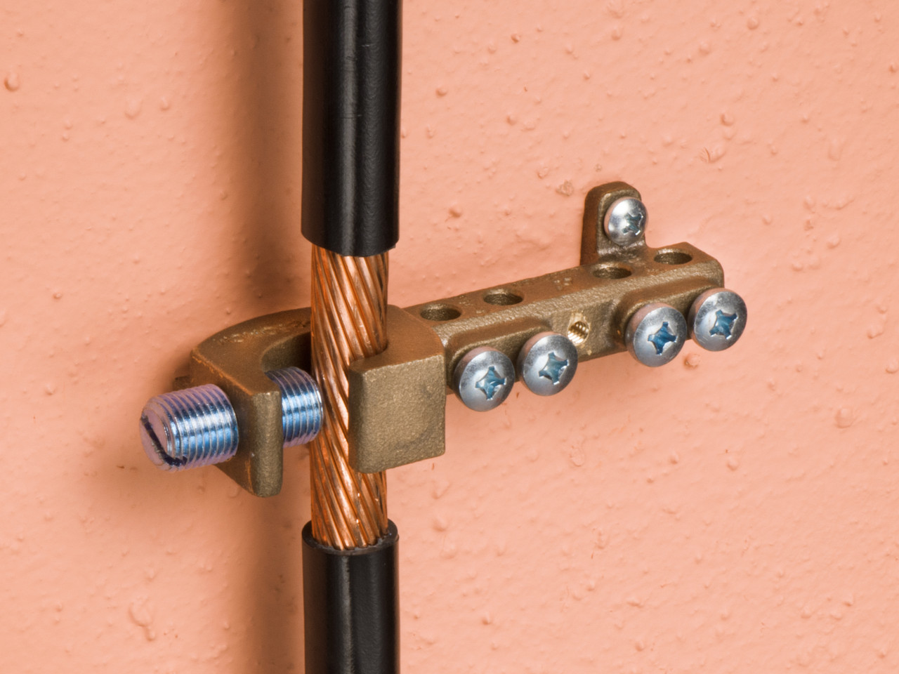 Arlington GBB5250 Intersystem Grounding Bridge | Southern Electronics