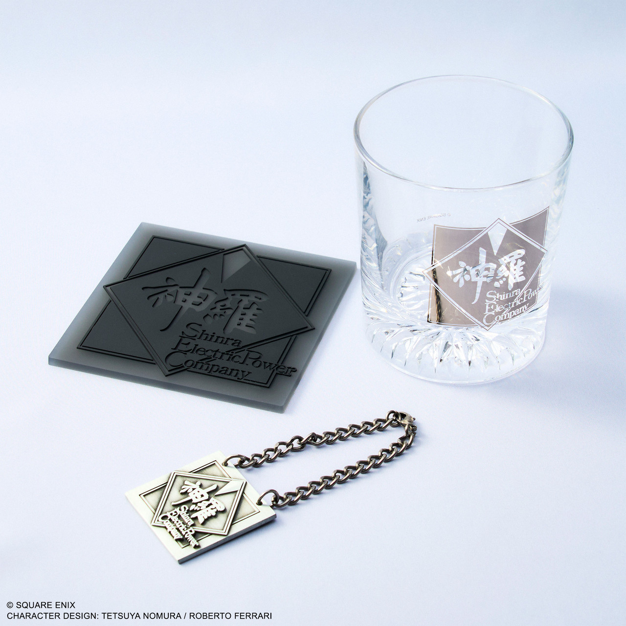 SET DI BICCHIERE E SOTTOBICCHIERE DI FINAL FANTASY VII REBIRTH - SHINRA ...