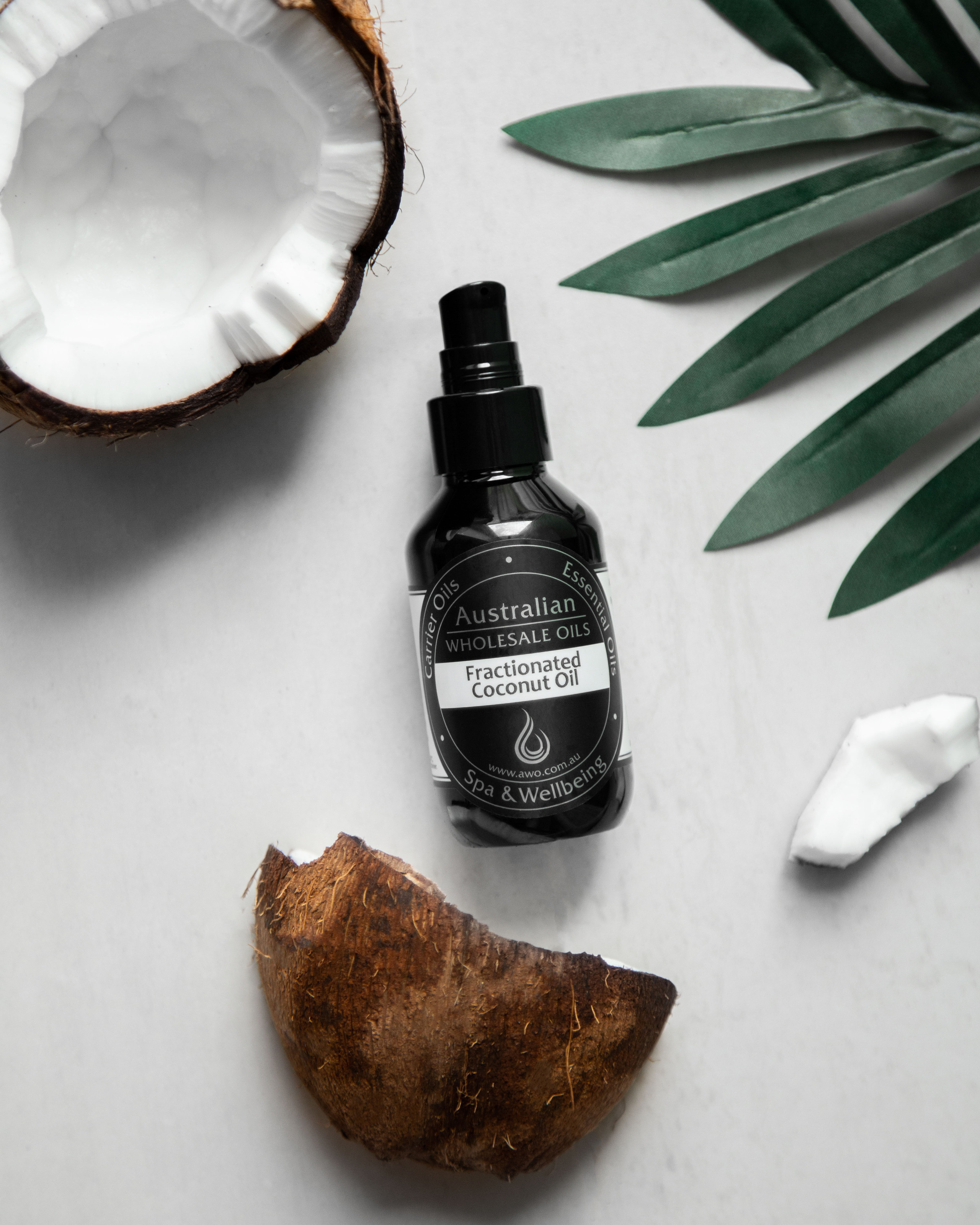 Fractionated Coconut Oil (100% Natural) | AWO