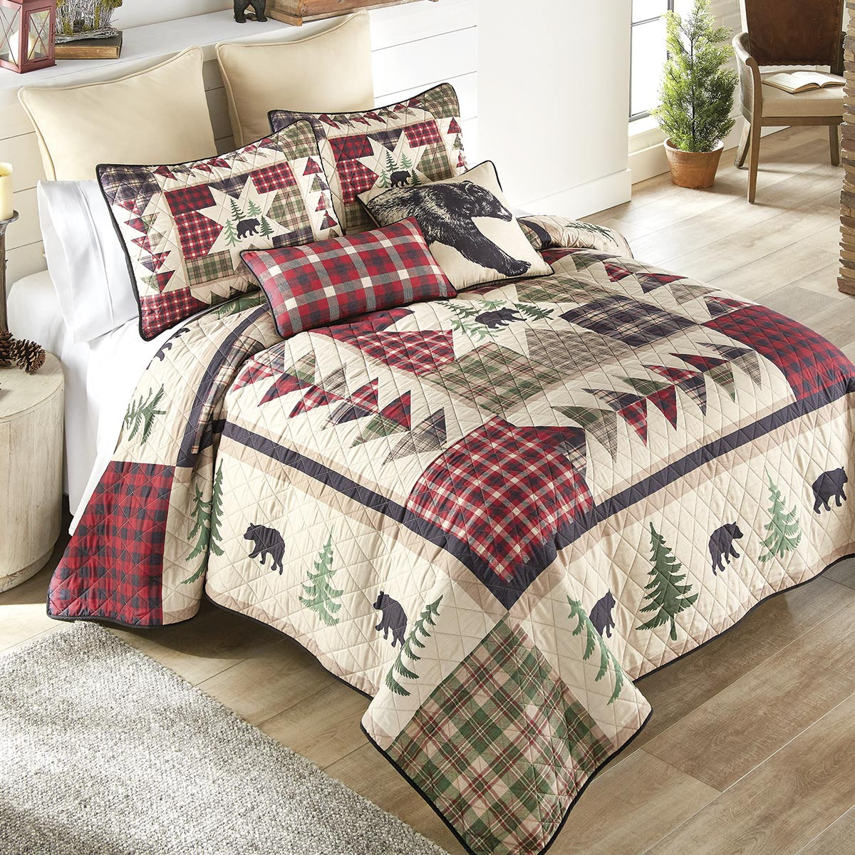 Bear Forest Patchwork Quilt Bed Set - King | Black Forest Decor