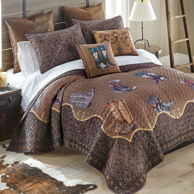 Boots & Spurs Quilt Bed Set - Queen | Black Forest Decor