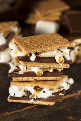 S'mores and Their Variations - Black Forest Decor