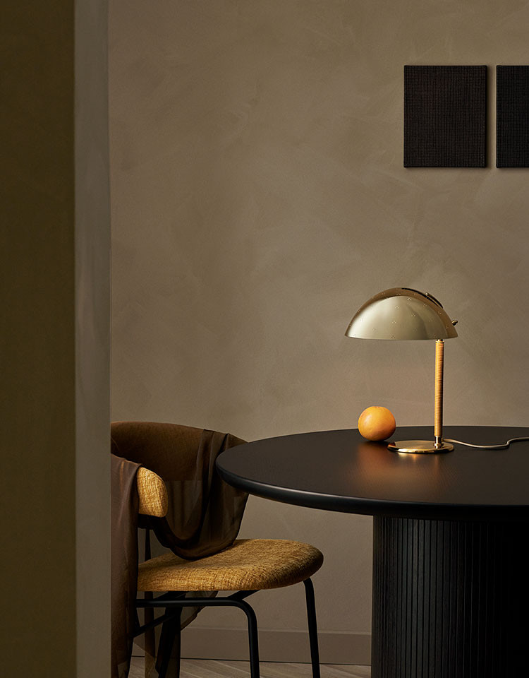 Moon Round Dining Table - Elegant Organic Design by Gubi | Stylish ...