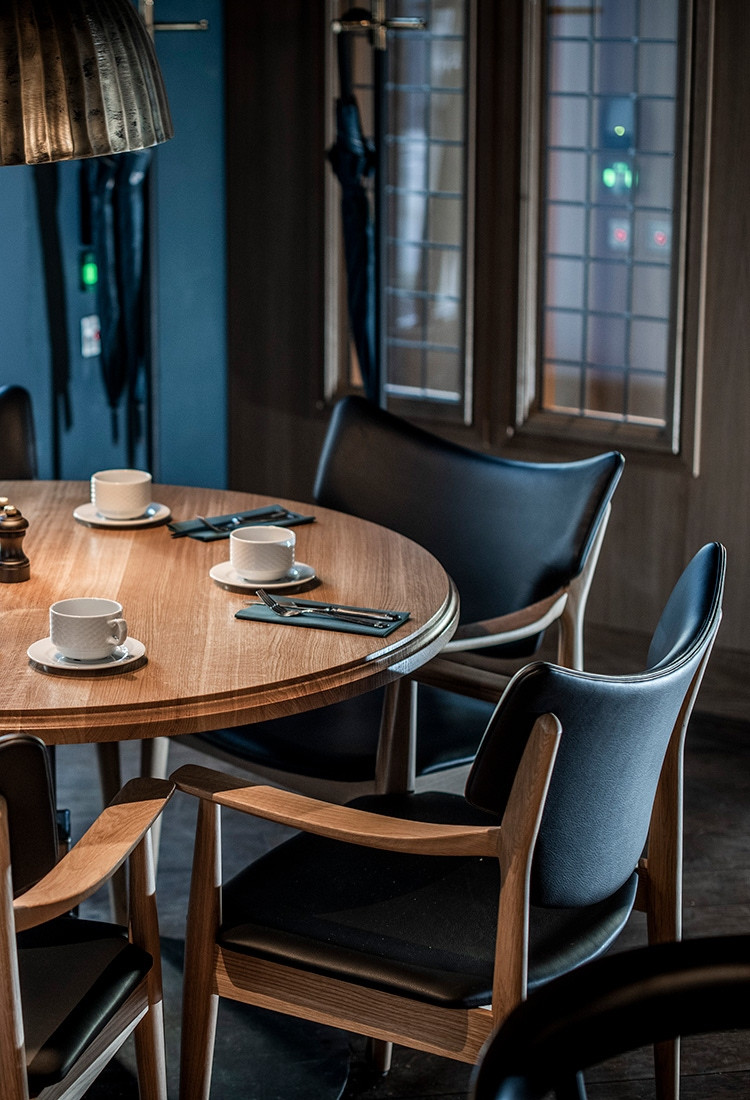 Veng Armchair - Iconic Norwegian Design by Eikund | Leather & Wood ...