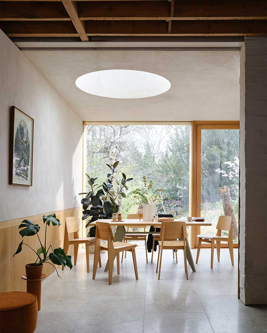 Shop the Elegant EM Table by Vitra | Timeless Design & Craftsmanship