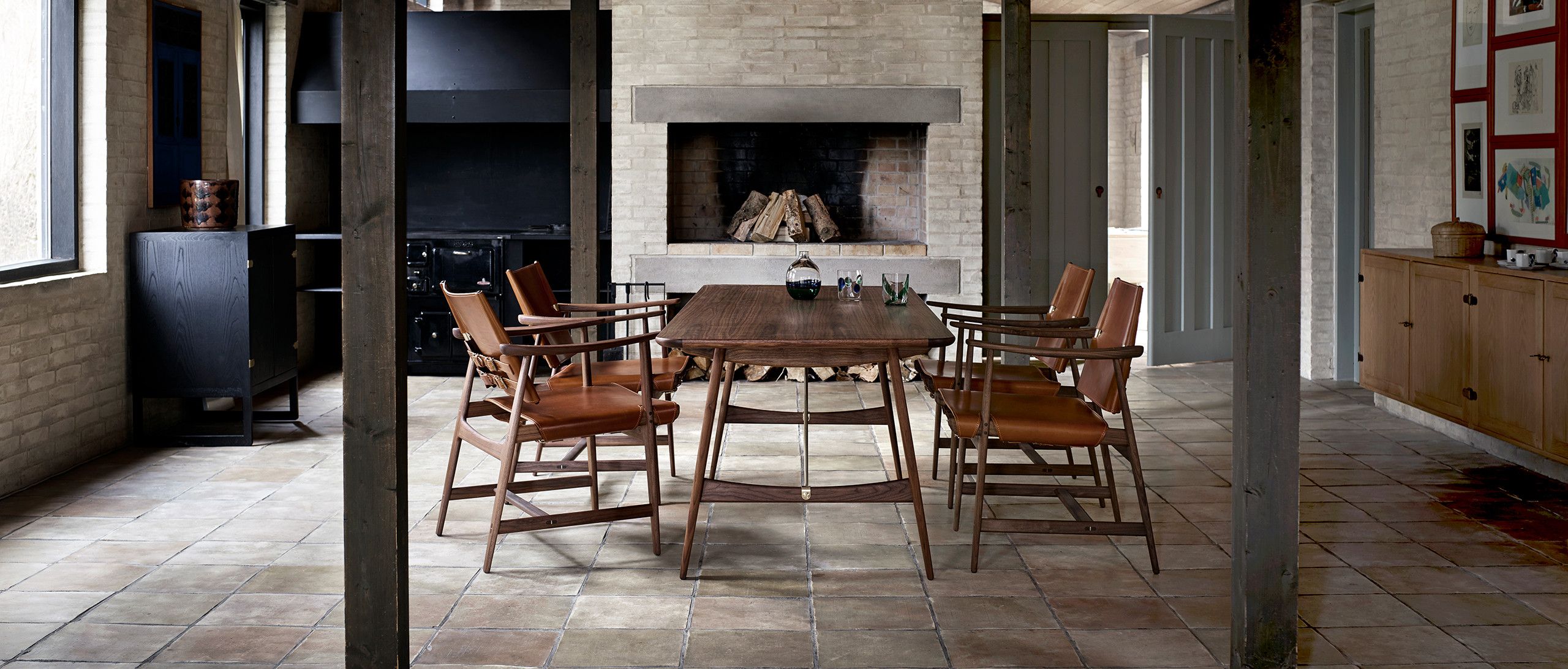 BM1160 Hunting Table - Lekker Home