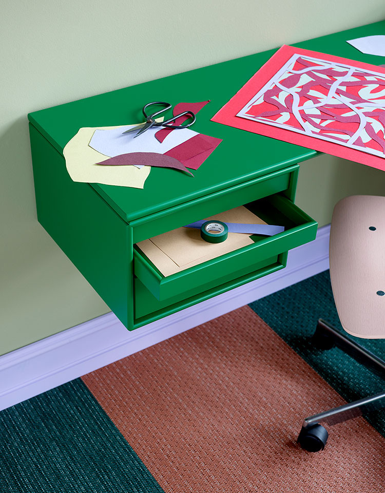 Montana Workshop Work Desk - Scandinavian Style & Customizable Workspace