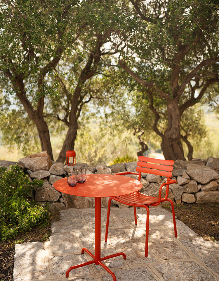 Pico Round Café Table by HOUE | Stylish Indoor & Outdoor Dining Table