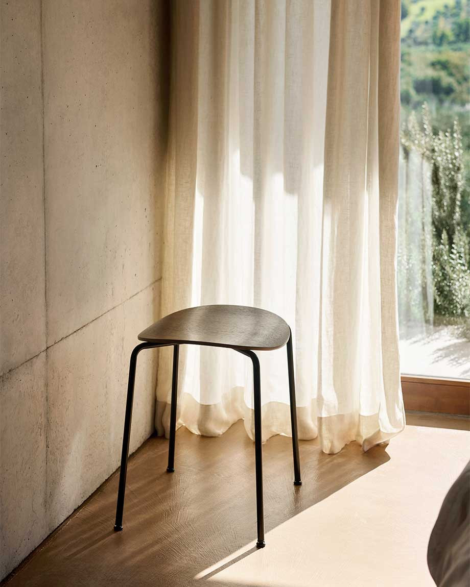 AV18 - AV24 Pavilion Table by &Tradition | Modern Dining & Office Table