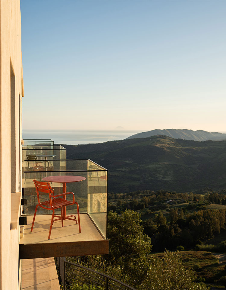 Pico Round Café Table by HOUE | Stylish Indoor & Outdoor Dining Table