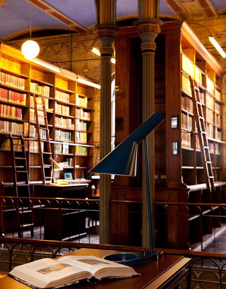 AJ Table Lamp by Louis Poulsen - Iconic Design & Adjustable Lighting