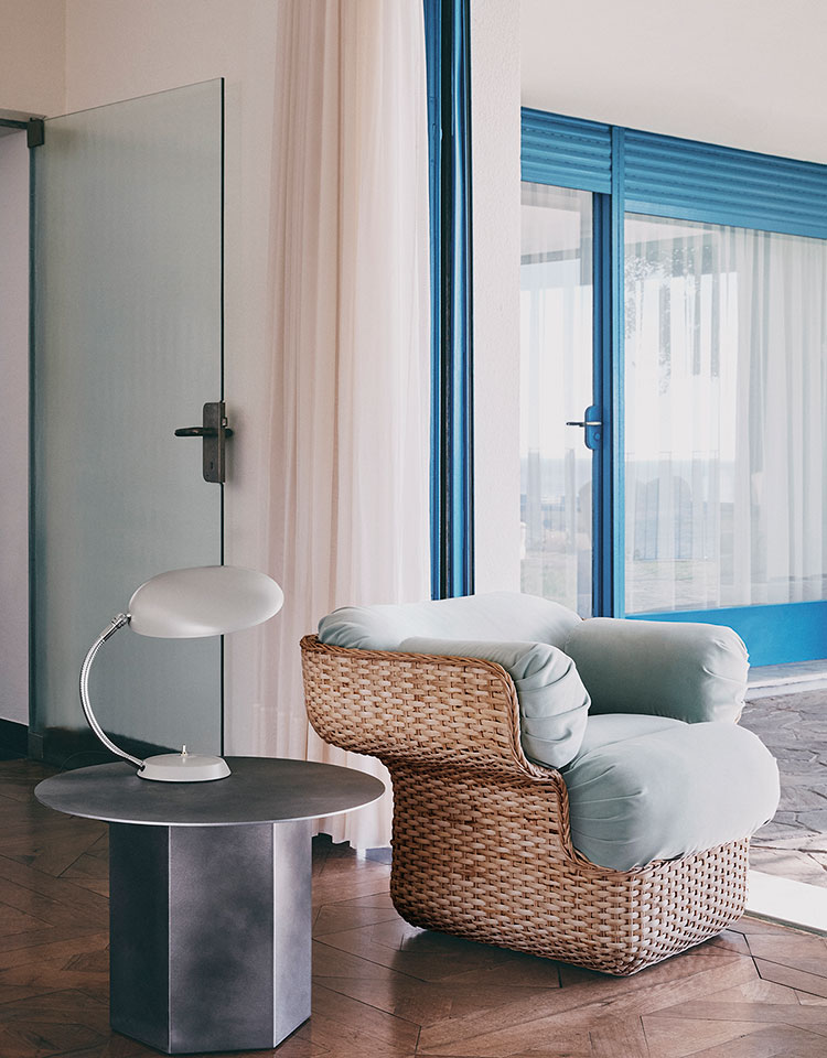 Cobra Table Lamp by GUBI - Iconic Design by Greta M. Grossman | Perfect ...