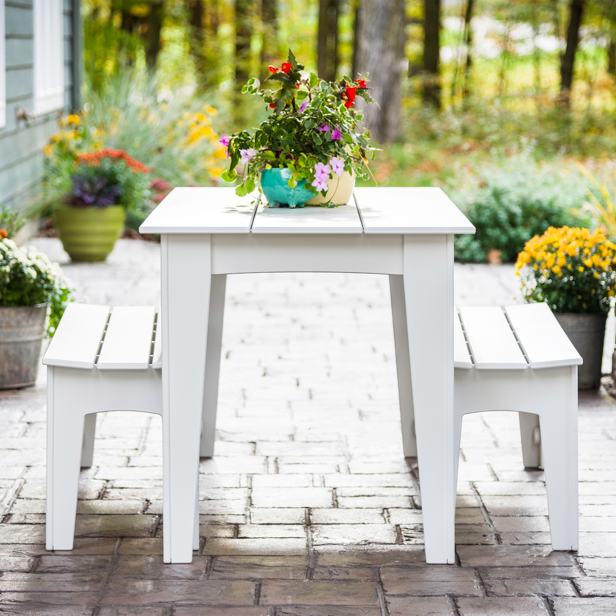 Alfresco Round Table by LOLL Designs | Eco-Friendly Outdoor Dining Table