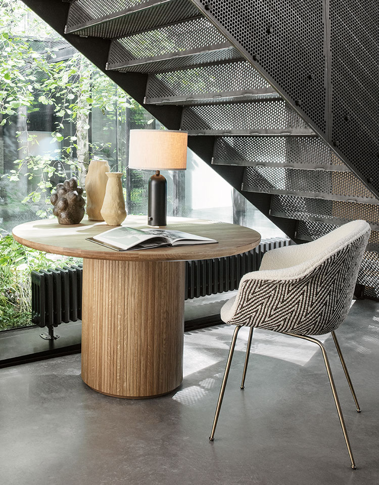 Moon Round Dining Table - Elegant Organic Design by Gubi | Stylish ...