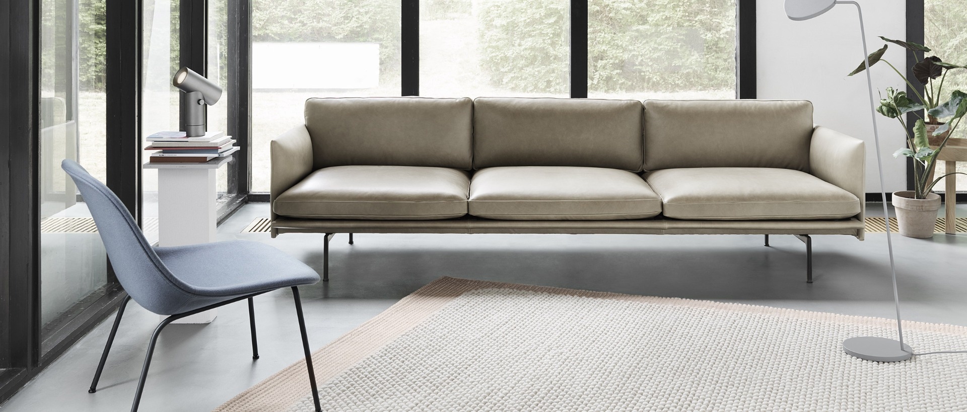 Elegant Fiber Upholstered Lounge Chair | Space-Saving Comfort by Muuto