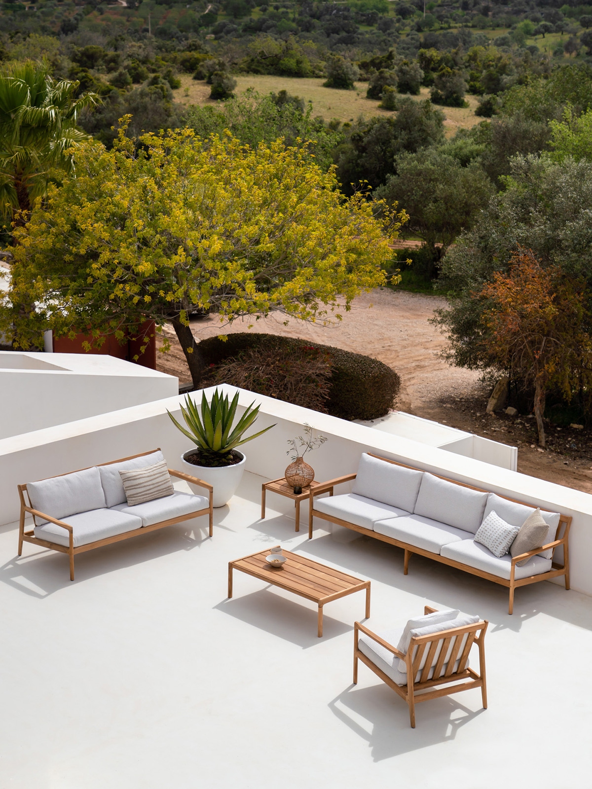 Jack Outdoor Coffee Table by Ethnicraft | Luxurious Teak Centerpiece ...
