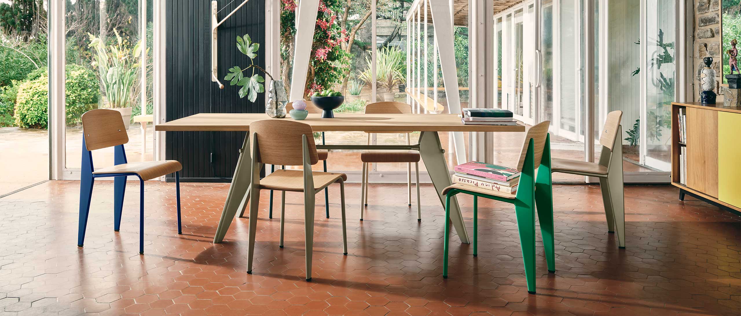 Shop the Elegant EM Table by Vitra | Timeless Design & Craftsmanship