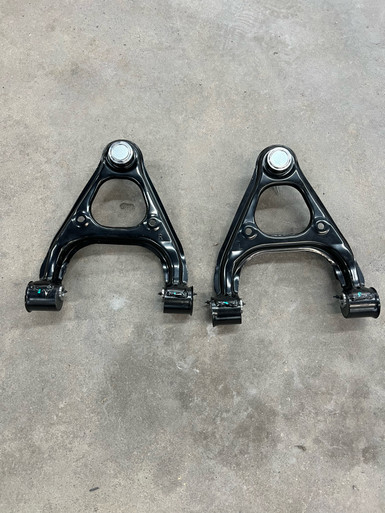 Offset Front Upper Control Arms (Bushings Installed)