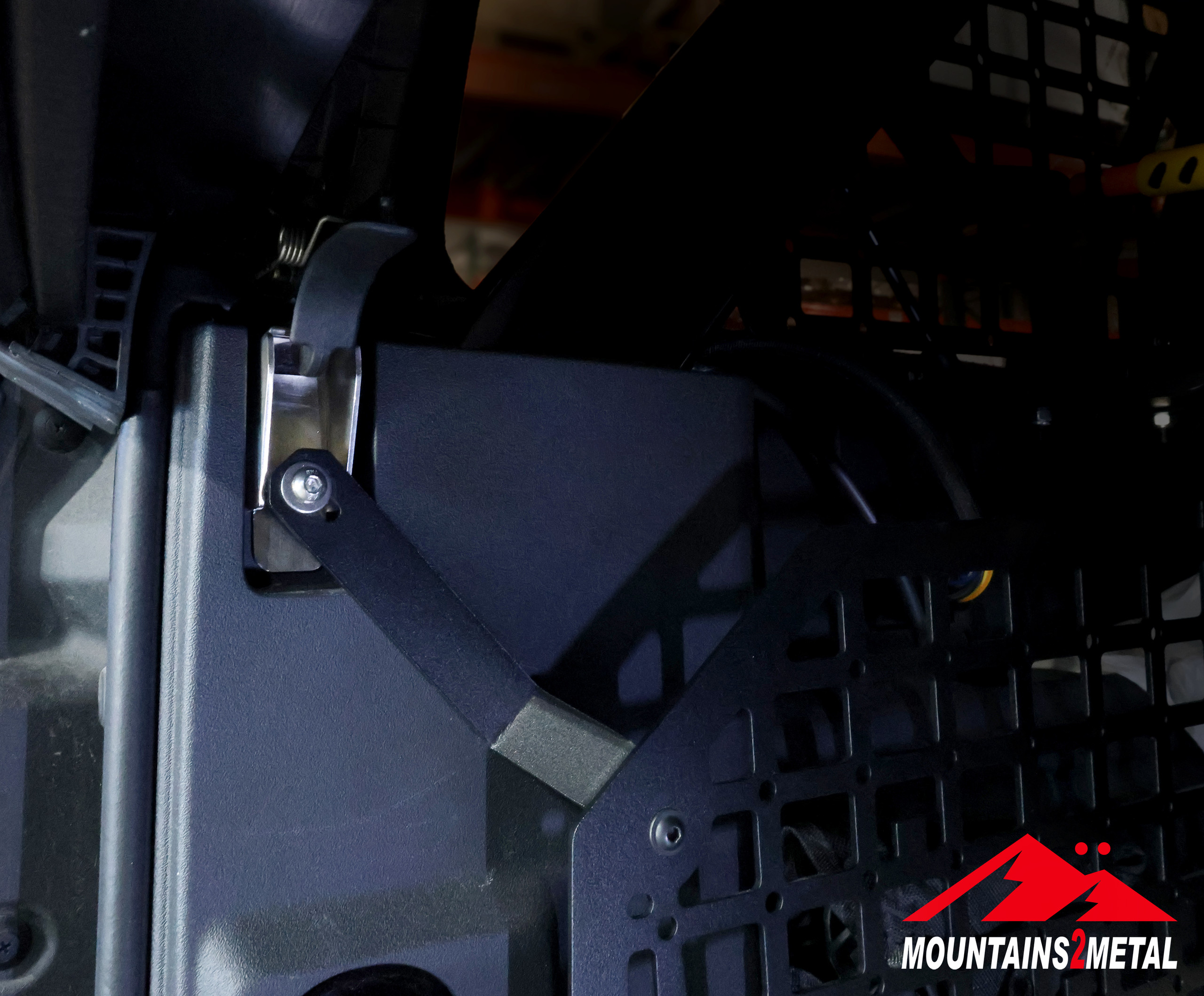 Tailgate Window Catch Set