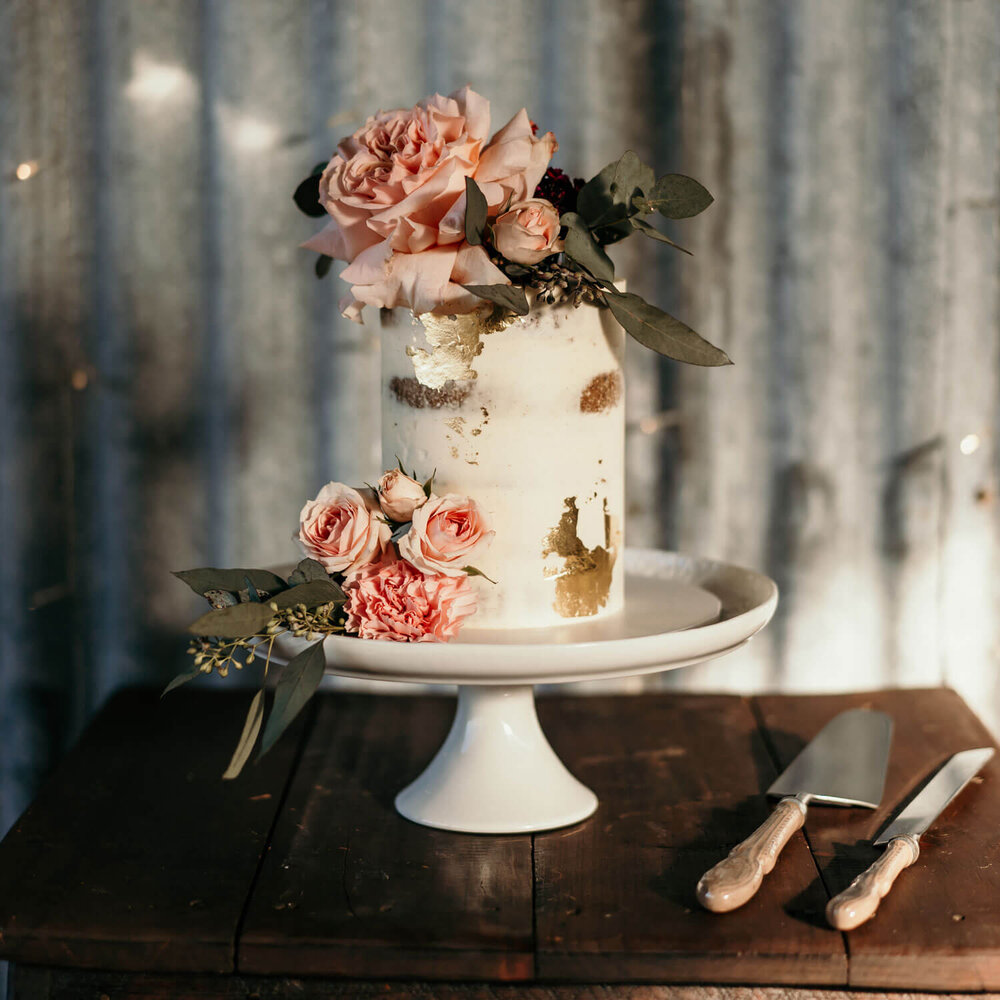 Our Favourite Winter Wedding Cakes For 2024 - Elegant Bomboniere