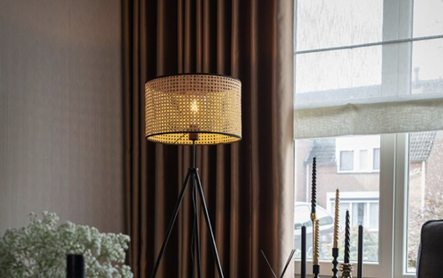 A Guide to Shade Rings - Lampspares