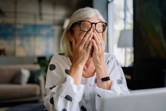 10 Simple Ways for Seniors to Manage and Reduce Stress - SafeWell ...