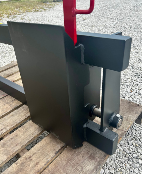 PIN ON THOMAS 233 TO UNIVERSAL SKID STEER