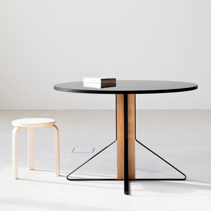 Artek Kaari Round Table