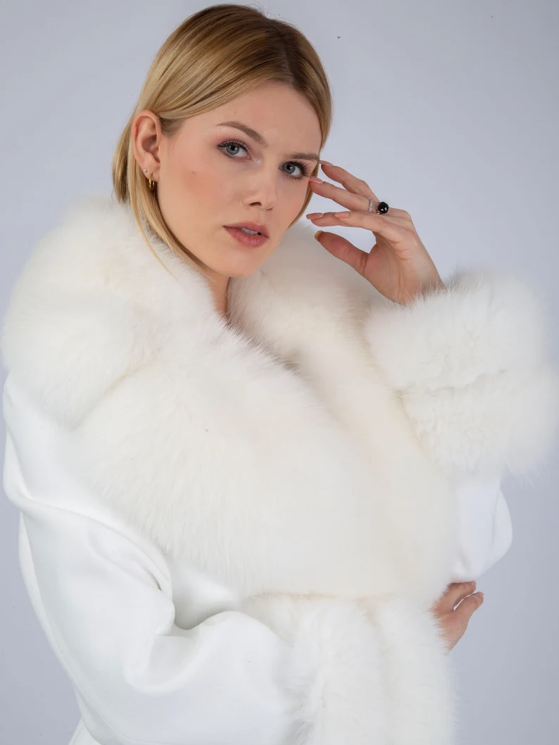 White Cashmere Wool Coat with Fox Collar | SKANDINAVIK FUR