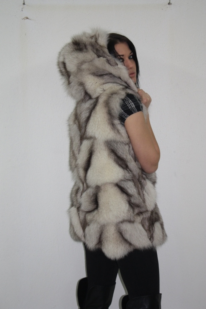 Blue Fox Fur Vest Hooded | SKANDINAVIK FUR