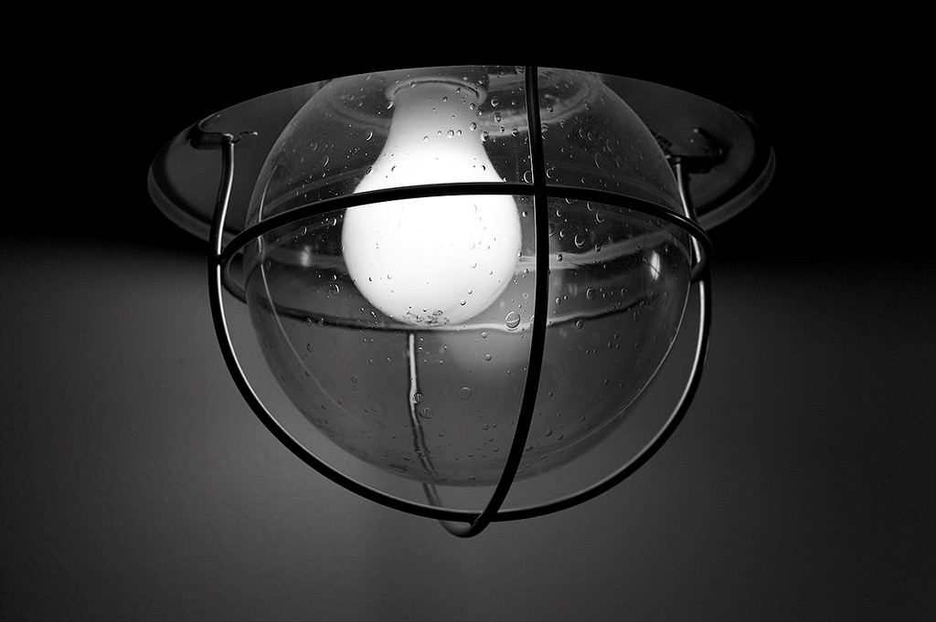 4 Benefits of Light Fixture Cages - Cocoweb - Quality LED Lighting ...