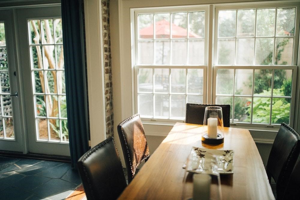 How To Bring In Natural Light In An Otherwise Dark And Dreary Room ...