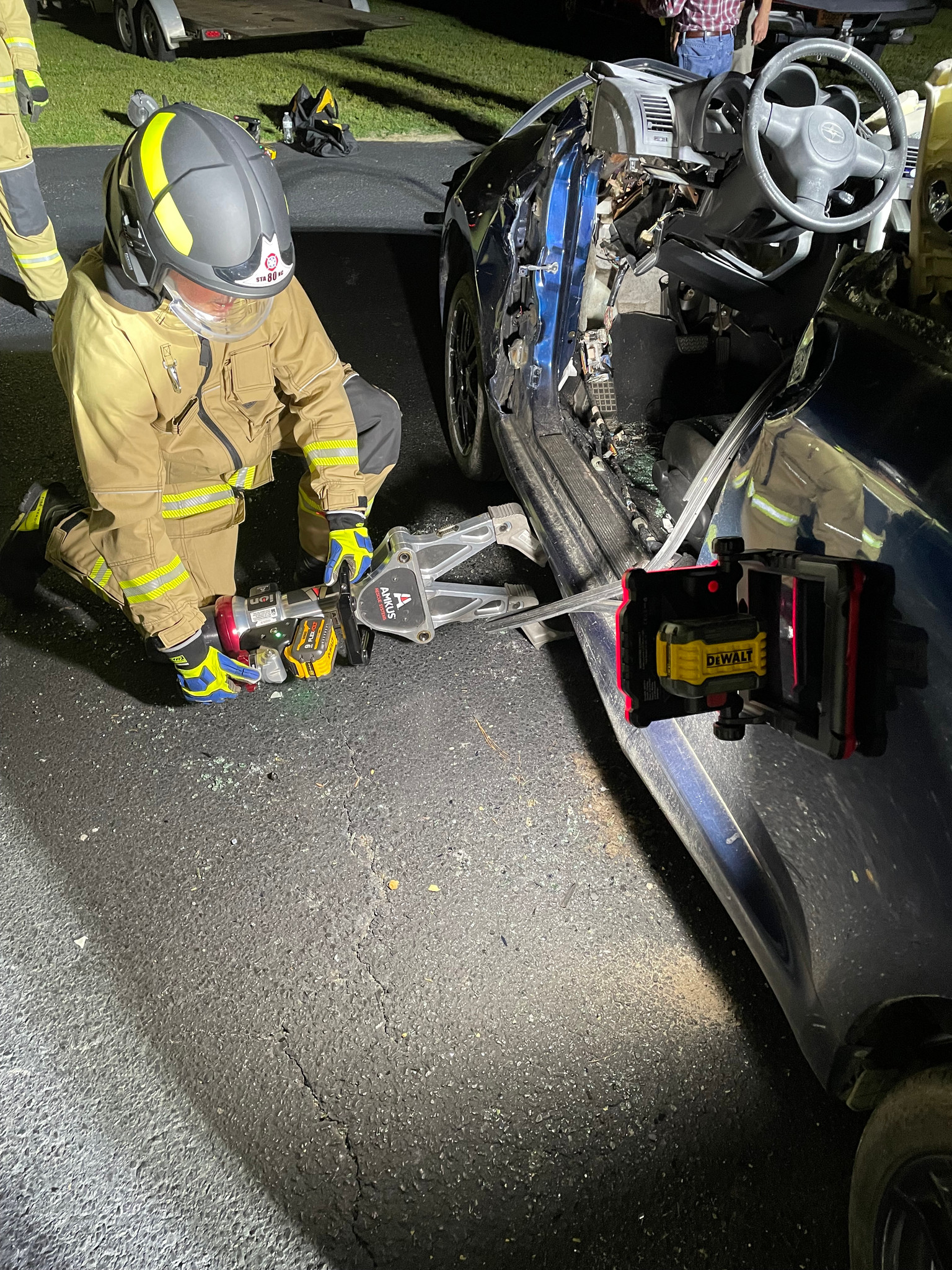 NightSearcher #5847301 WorkStar Connect 2500 Lumen Floodlight ( Power Tool Battery Not Included ...